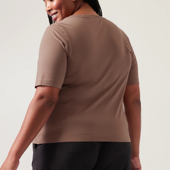 Athleta | Tops | Nwt Athleta Outbound Scoop Tee In Rustic Beige | Poshmark